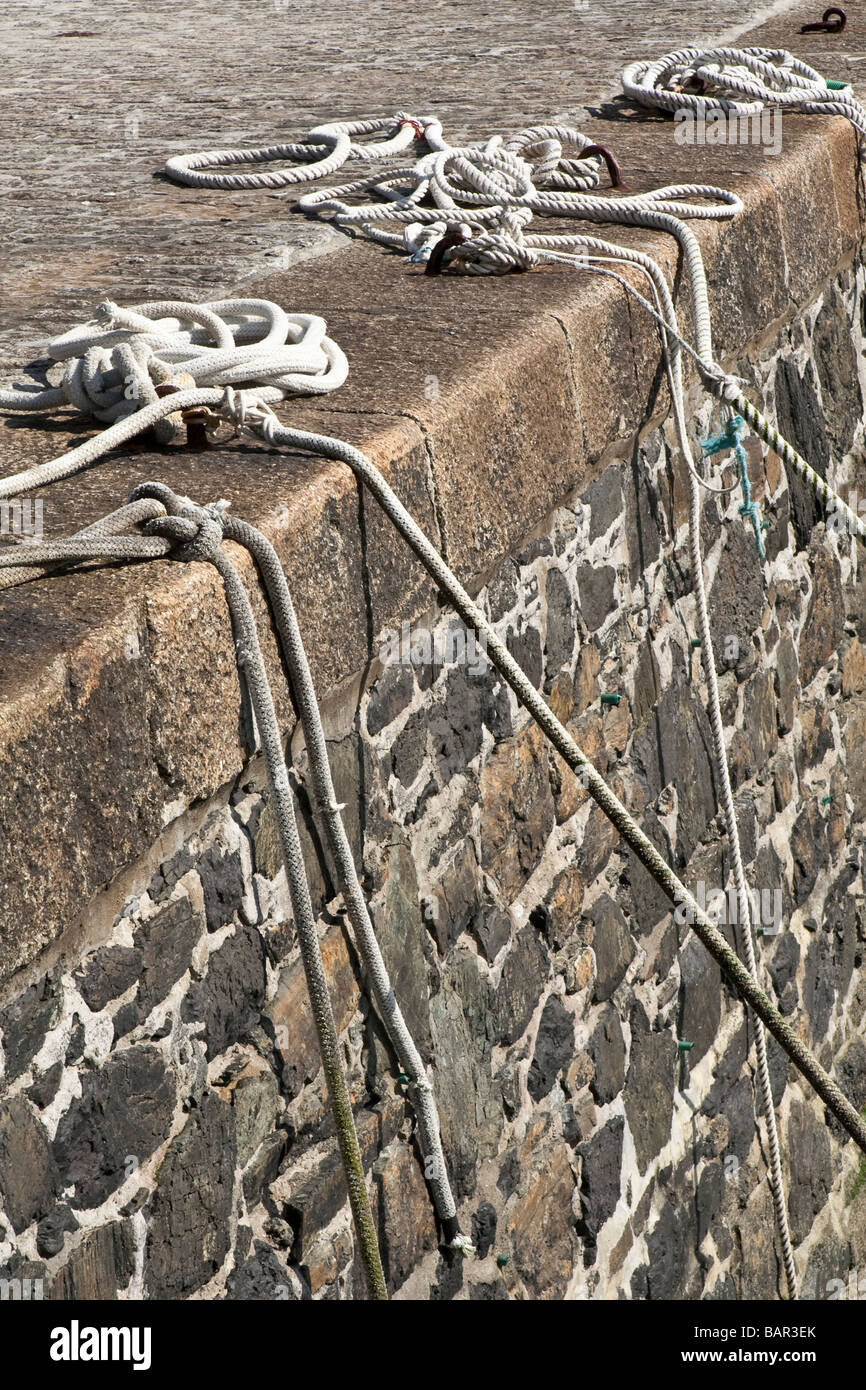 Mooring ropes hi-res stock photography and images - Alamy