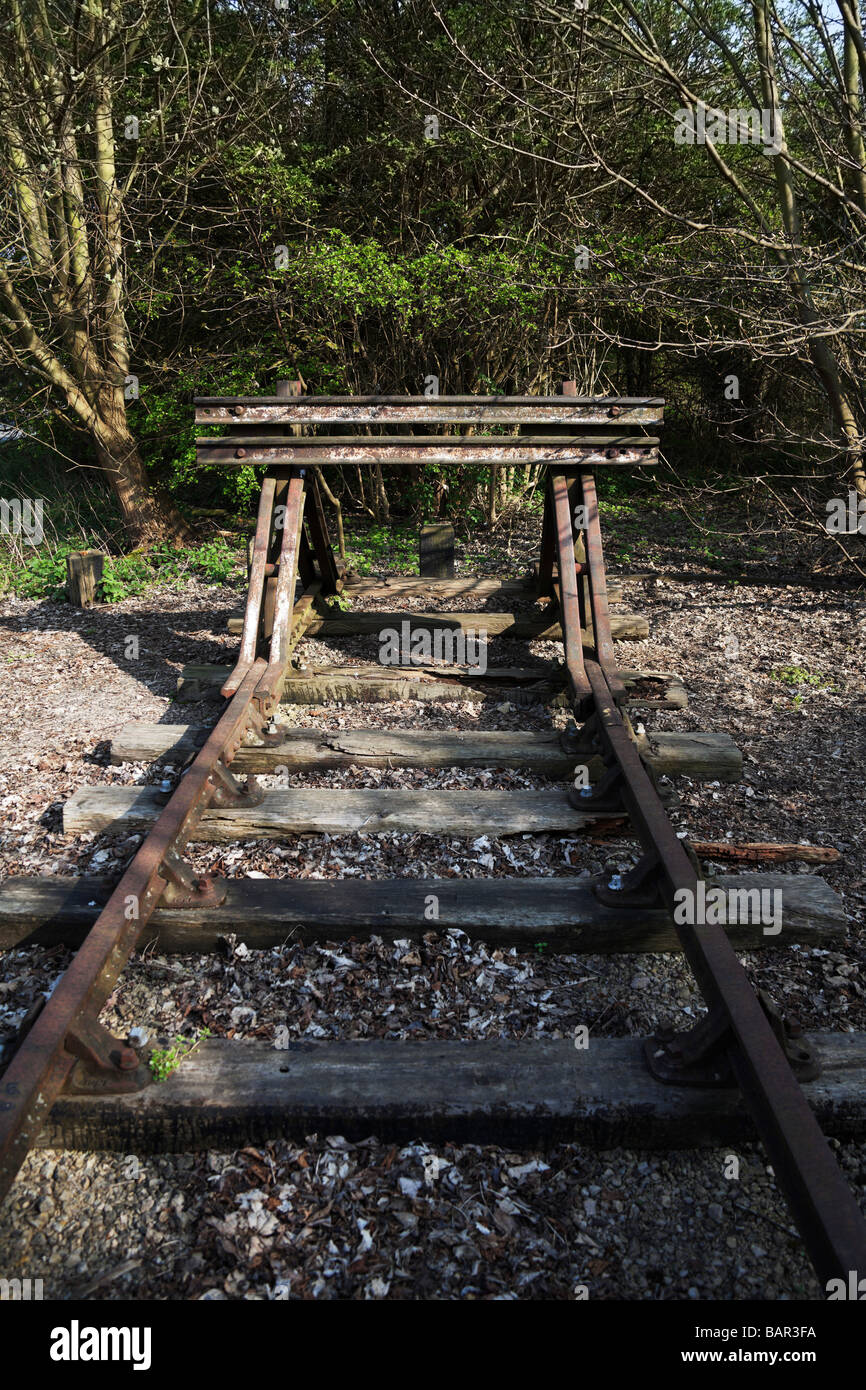 Railway end line buffers hi-res stock photography and images - Alamy
