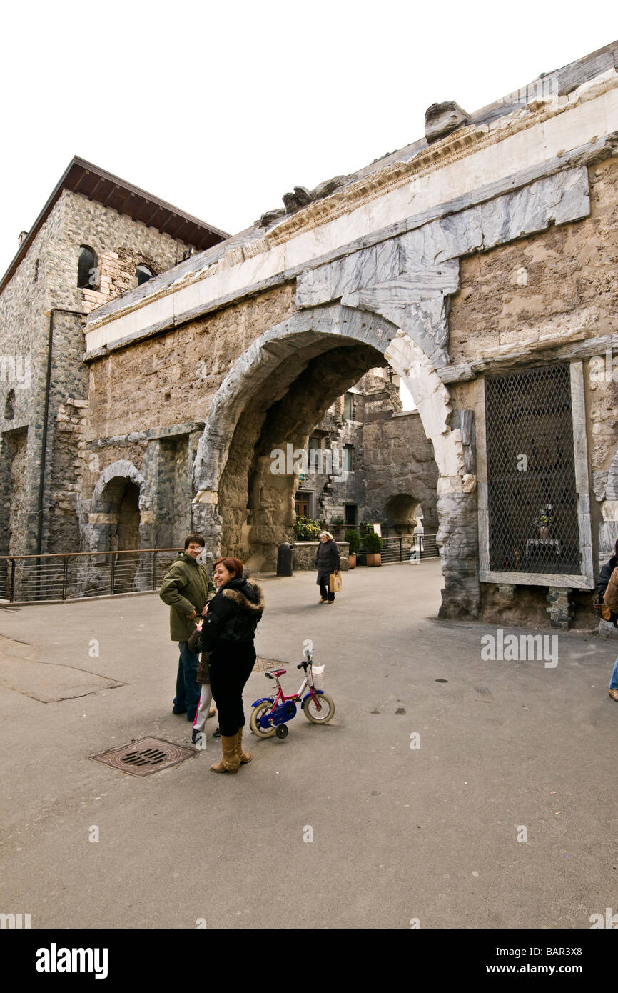 Roman gate porta praetoria hi-res stock photography and images - Alamy