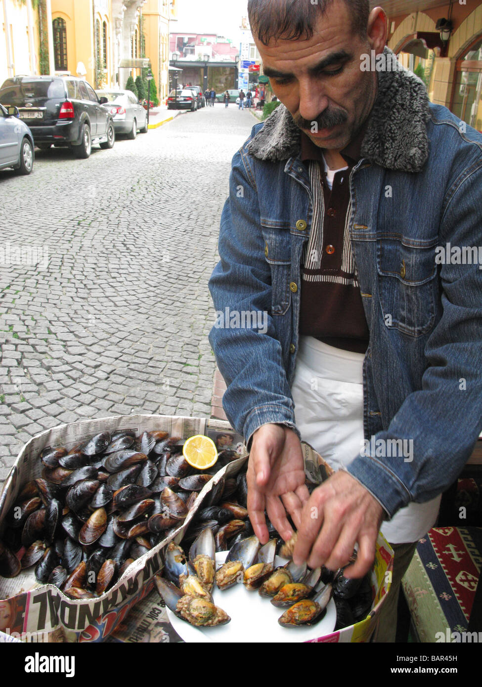 Turkish street food vendors hi-res stock photography and images - Alamy
