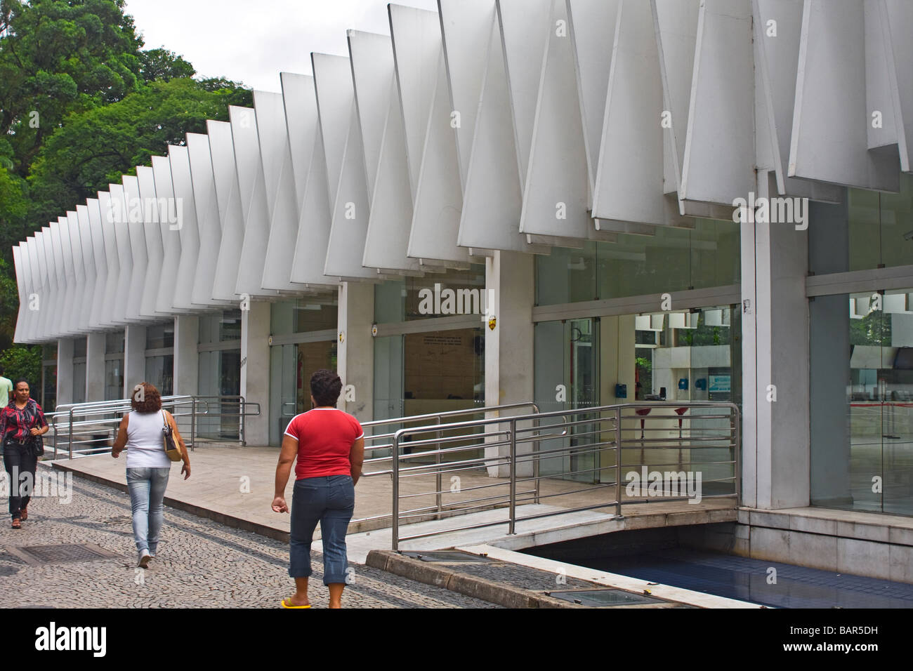 Palacio Des Artes, Oscar Niemeyer architect, Belo Horizonte Brazil ...