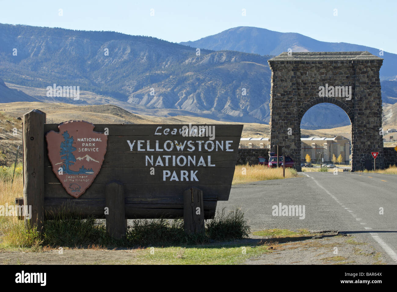Sign Yellowstone National Park infront of the Roosevelt Arch North Gate ...