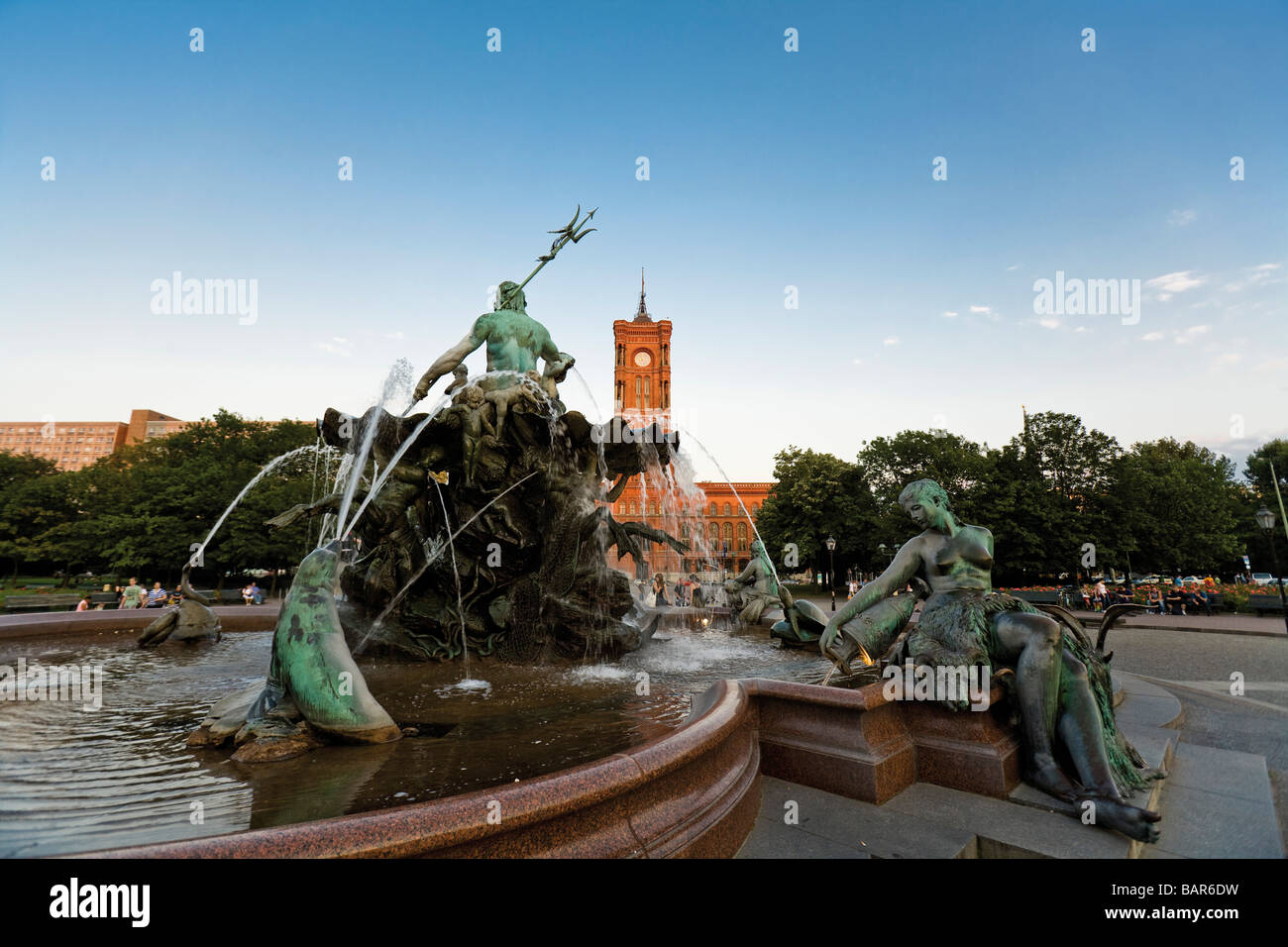 Berlin fountains hi-res stock photography and images - Alamy