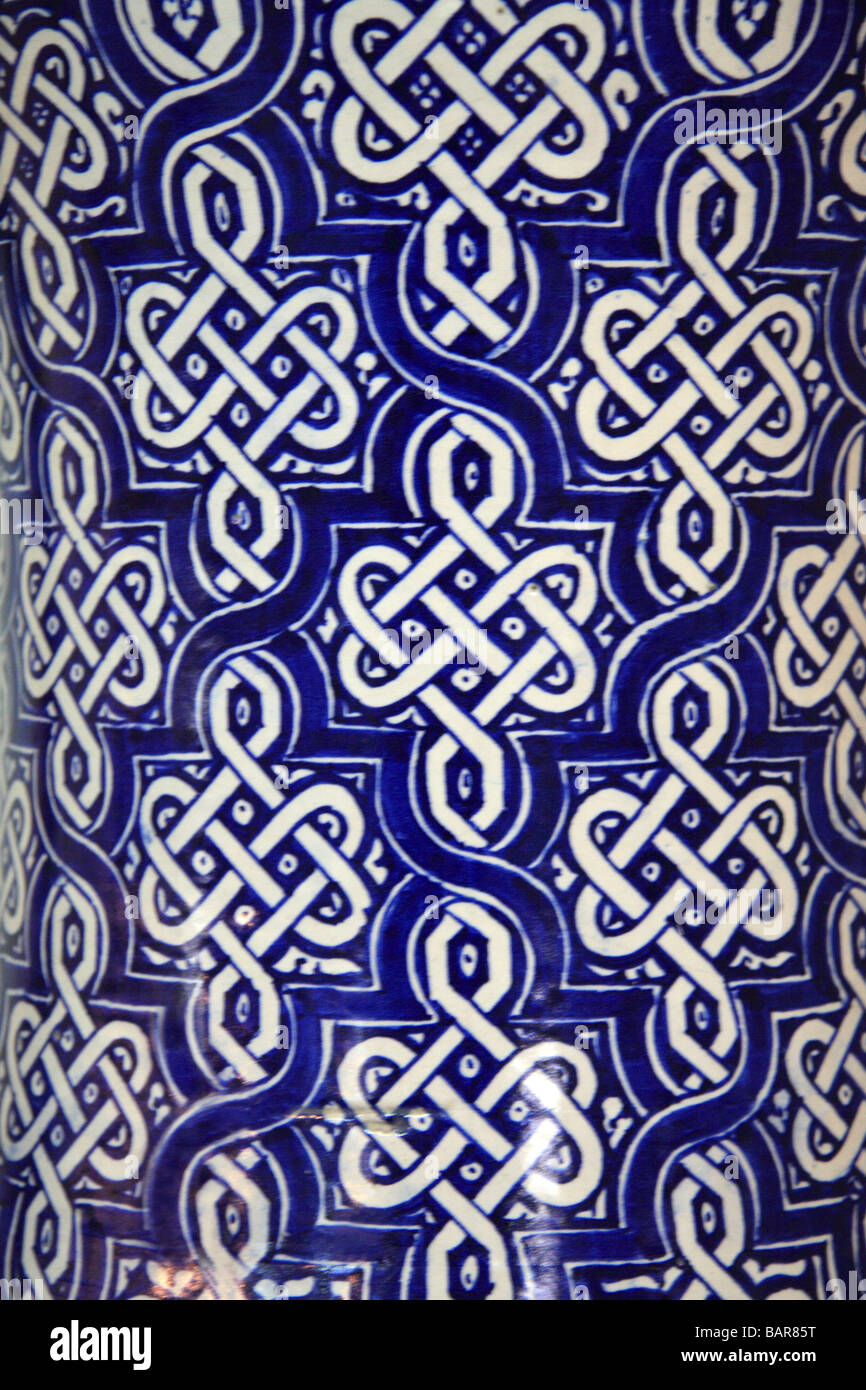 Blue pottery pattern hi-res stock photography and images - Alamy