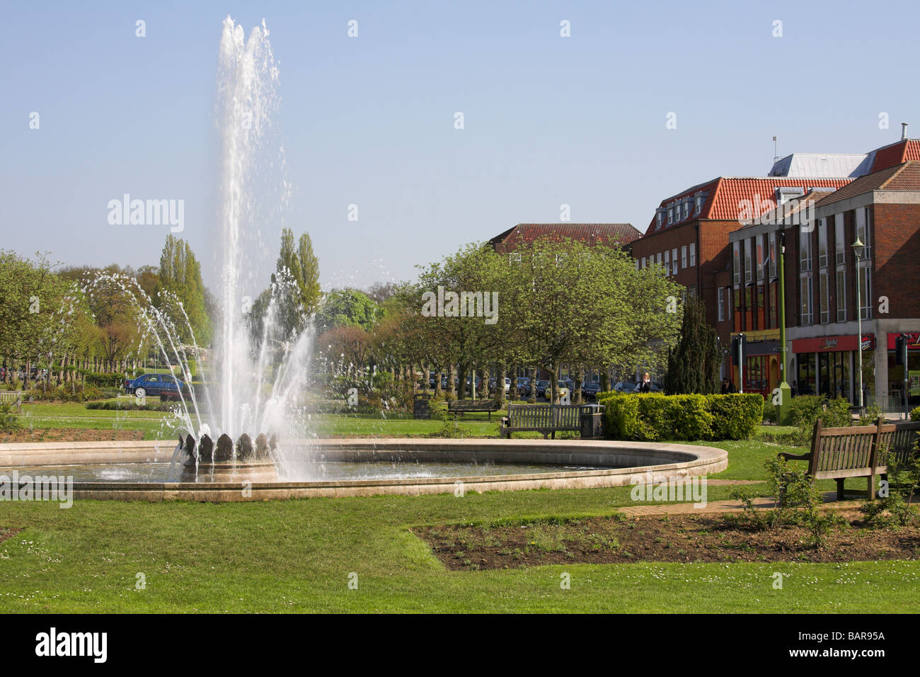 Fountain on the campus at Welwyn Garden City in Hertfordshire Stock ...