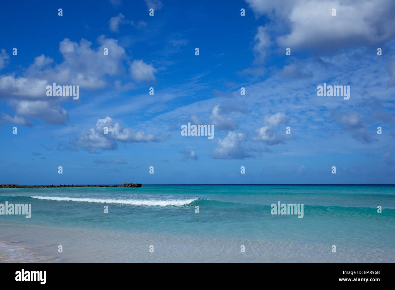 Barbados pebbles beach bridgetown hi-res stock photography and images ...