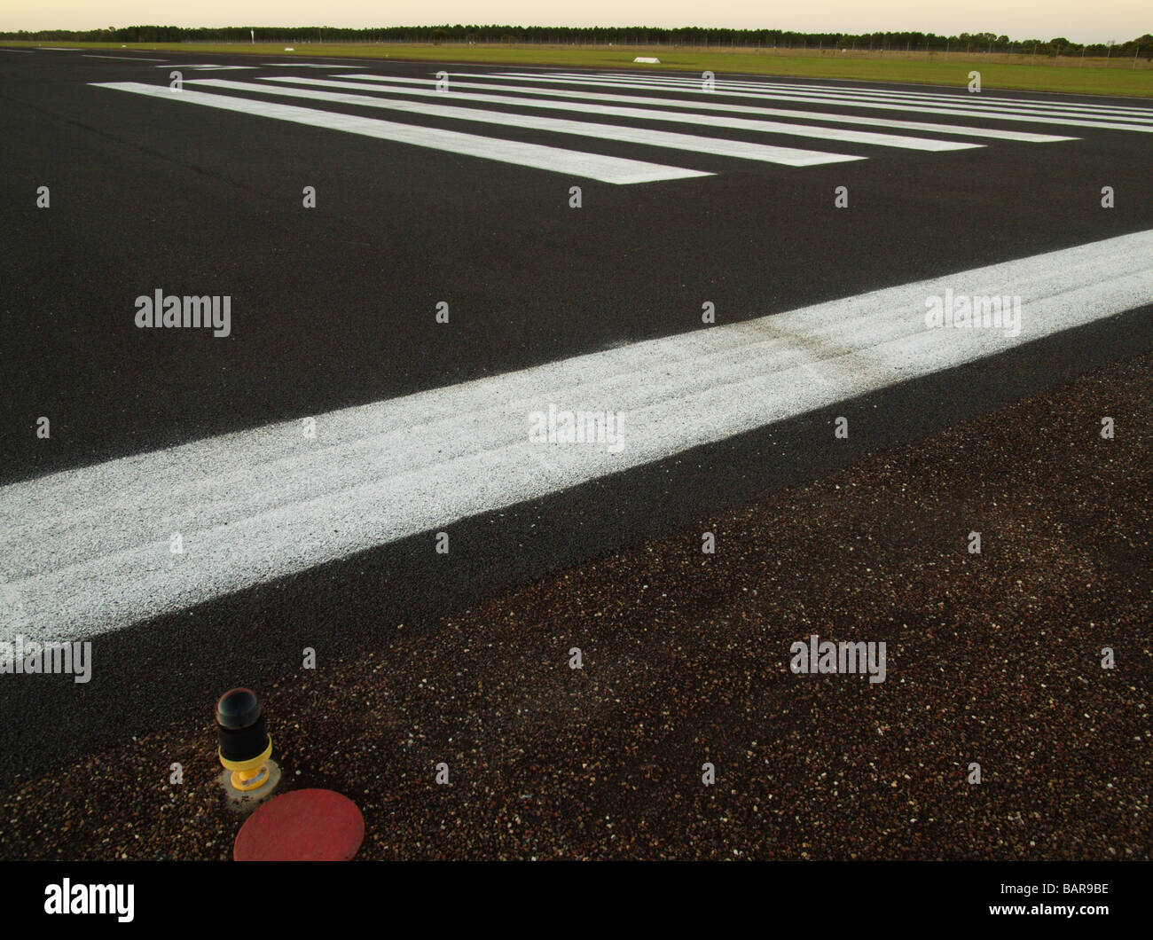 Runway threshold hi-res stock photography and images - Alamy