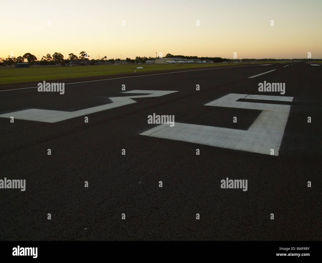 Runway threshold hi-res stock photography and images - Alamy