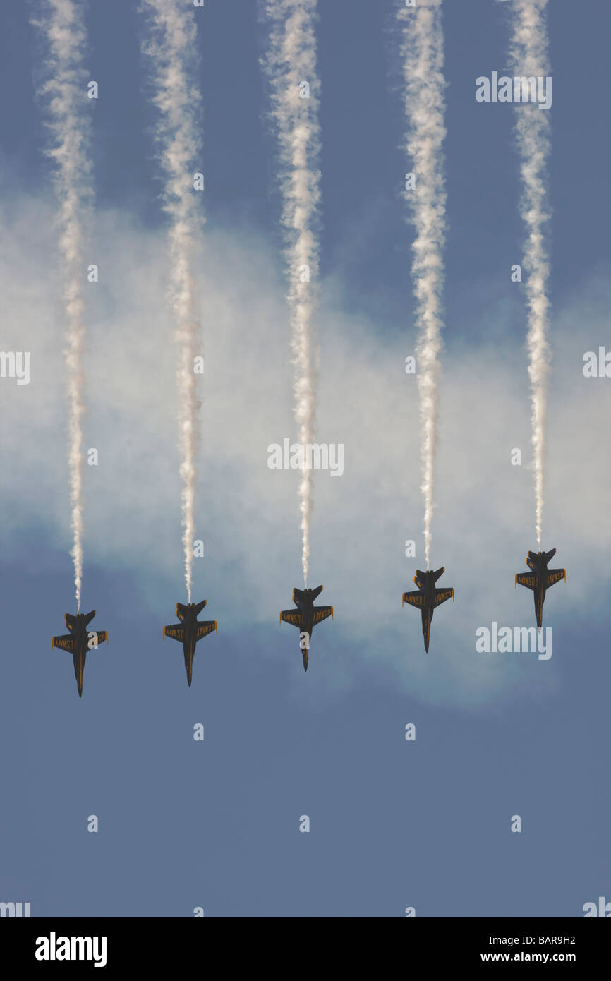 Us military flight line hi-res stock photography and images - Alamy