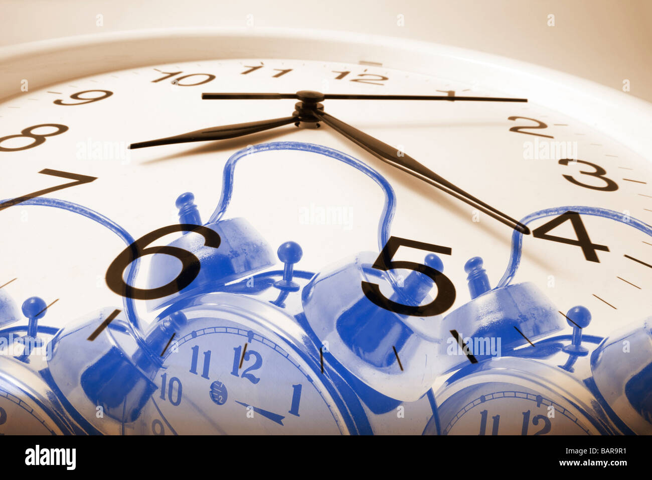 Clocks vertical hi-res stock photography and images - Alamy