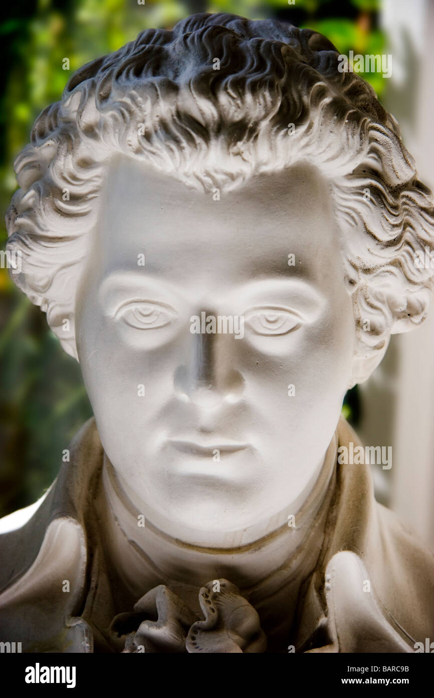 Bust of Wolfgang Amadeus Mozart Stock Photo - Alamy