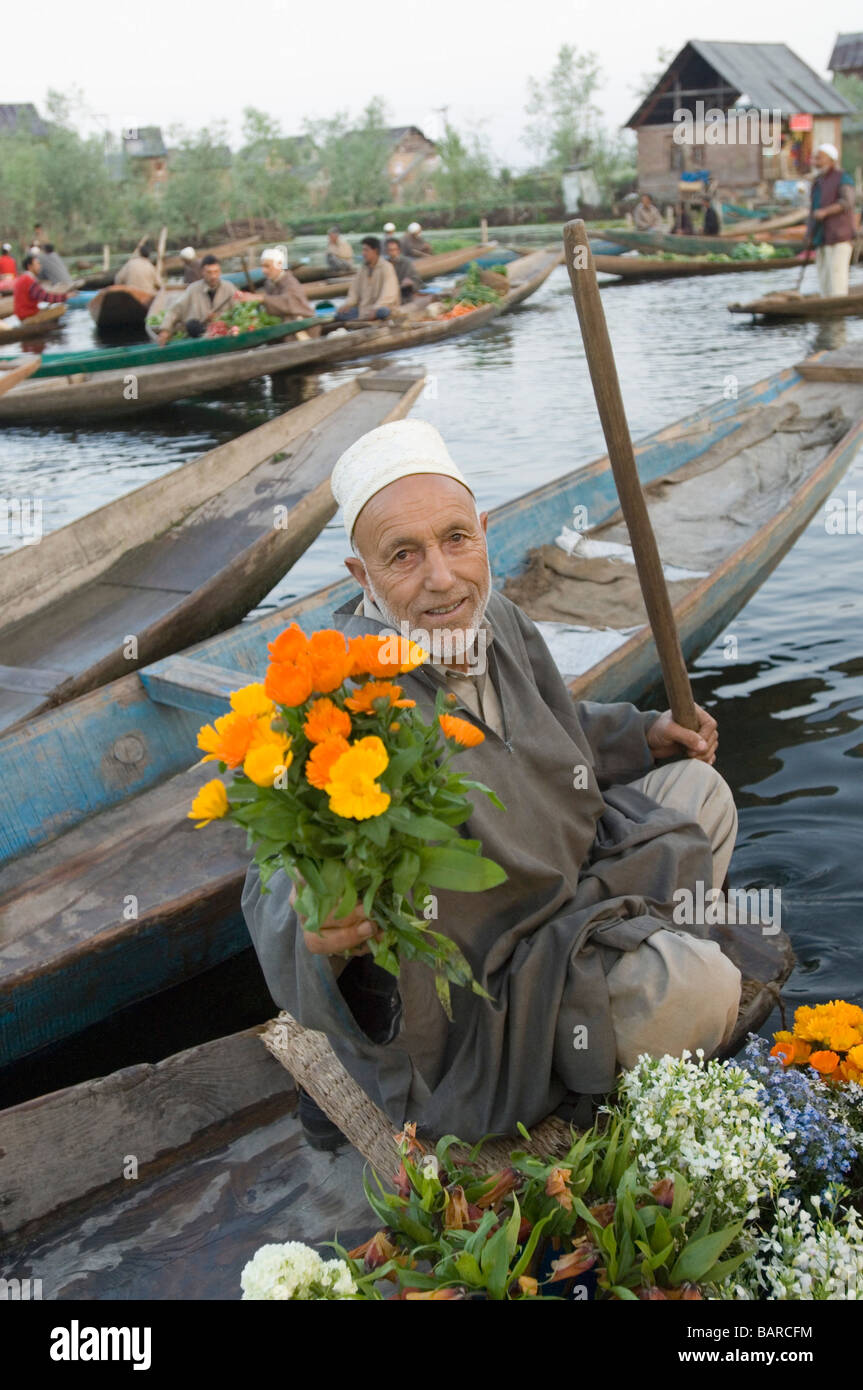 Asian man selling flowers hi-res stock photography and images - Alamy