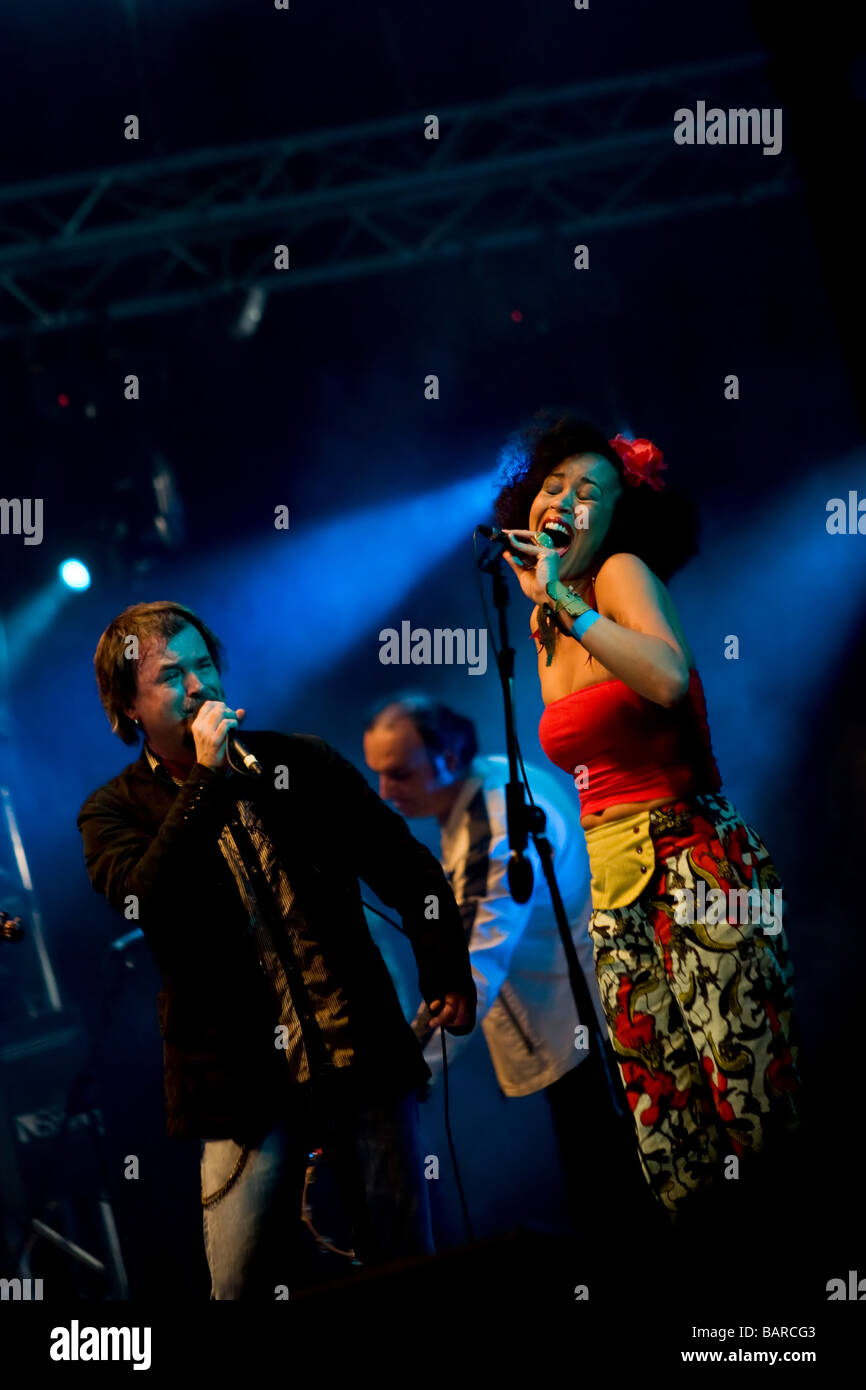 Performing duet hi-res stock photography and images - Alamy