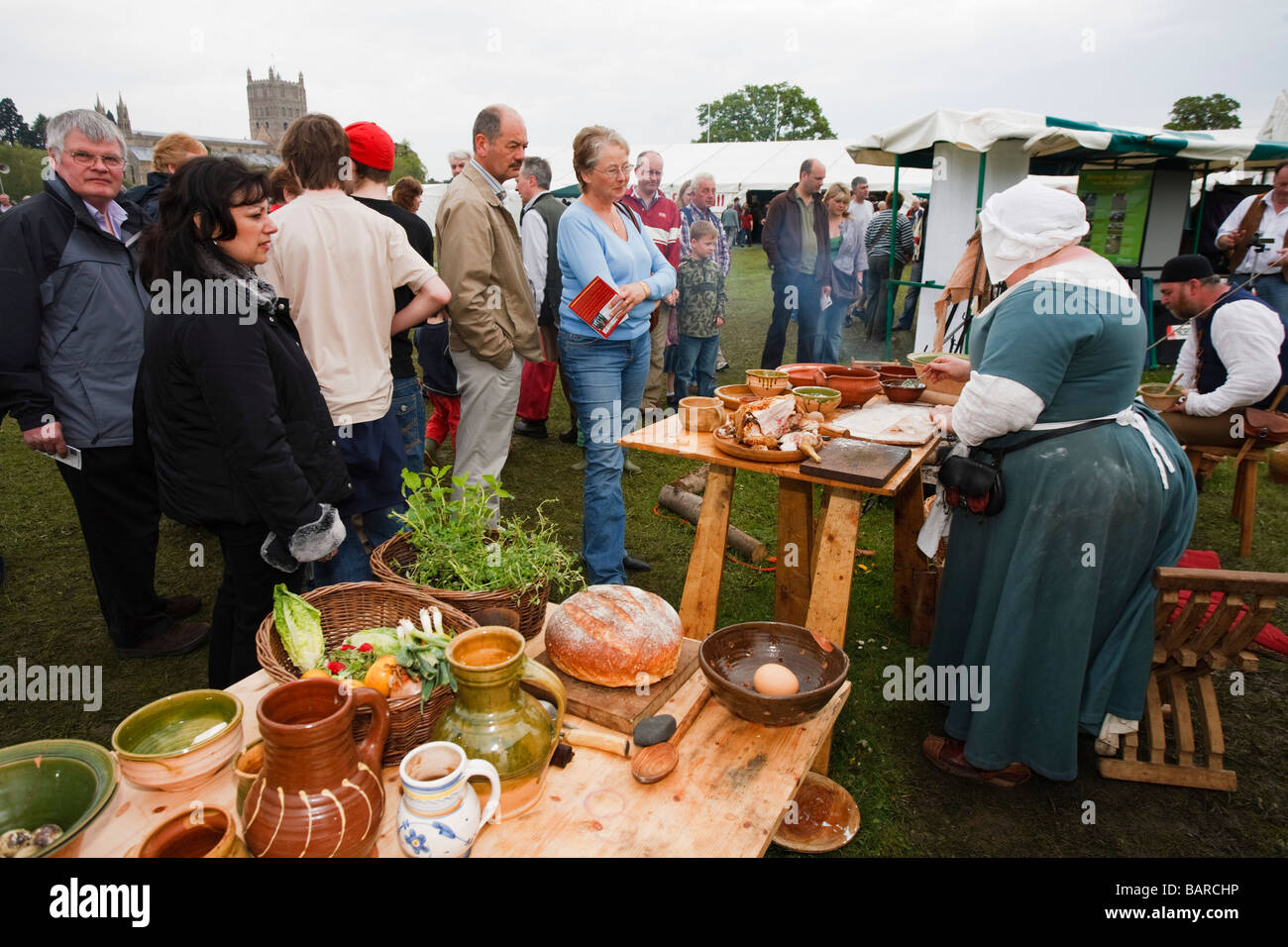 Medieval food cooking hi-res stock photography and images - Alamy