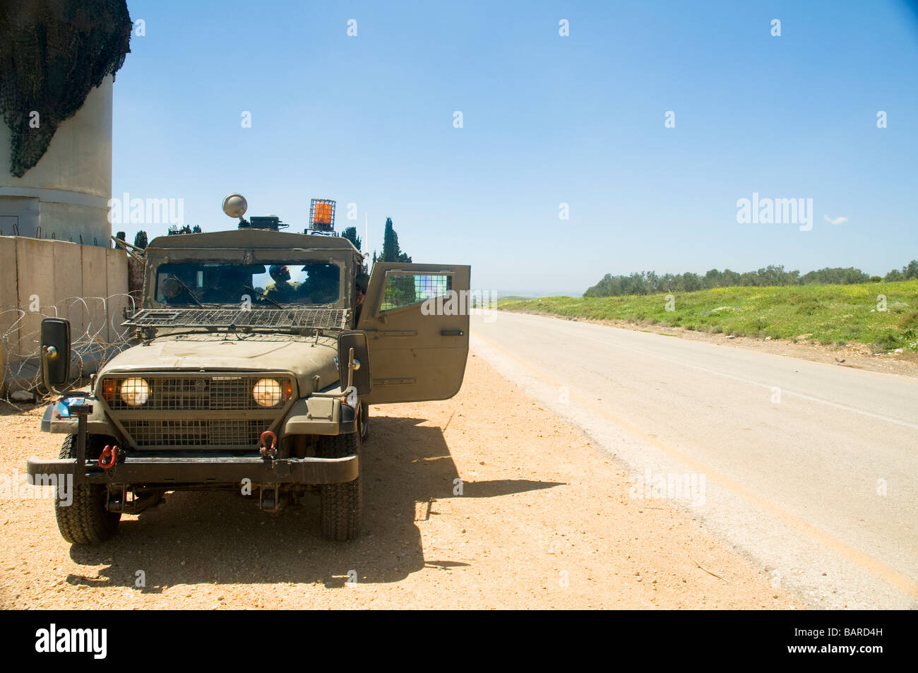 Israel West Bank Israeli reserve soldiers on patrol during active duty ...