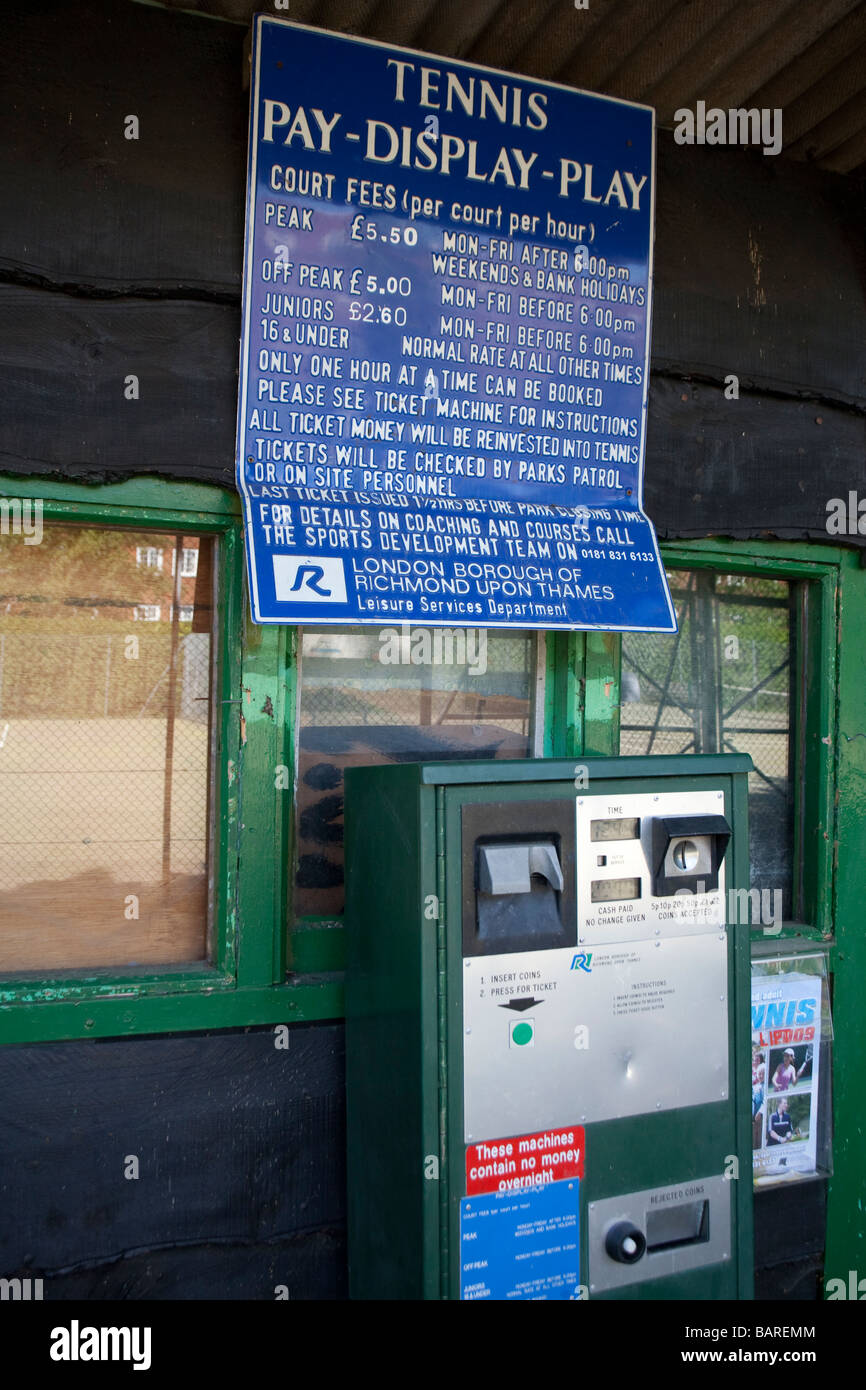 Pay display machine hi-res stock photography and images - Alamy