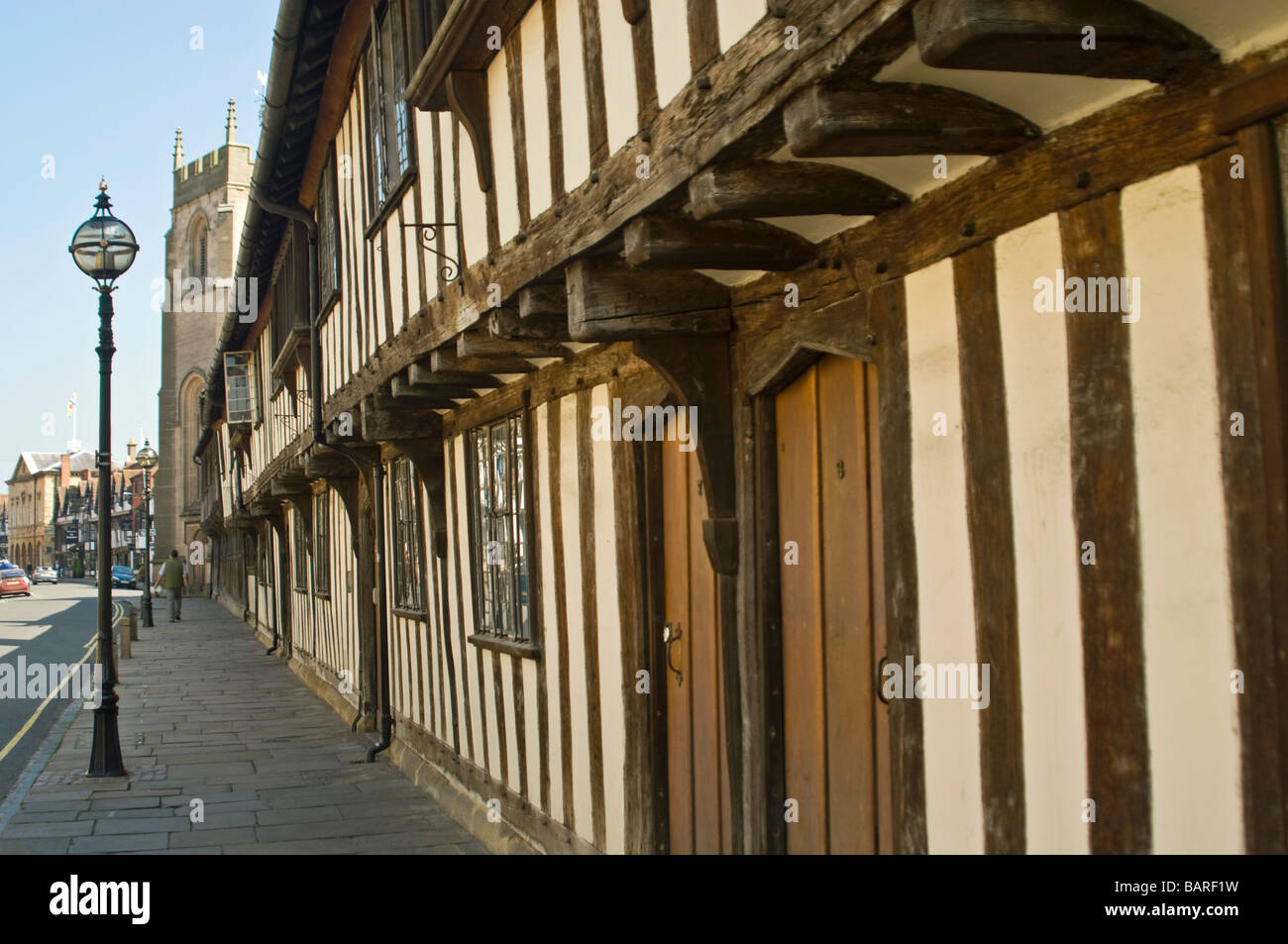 Tudor overhang hi-res stock photography and images - Alamy
