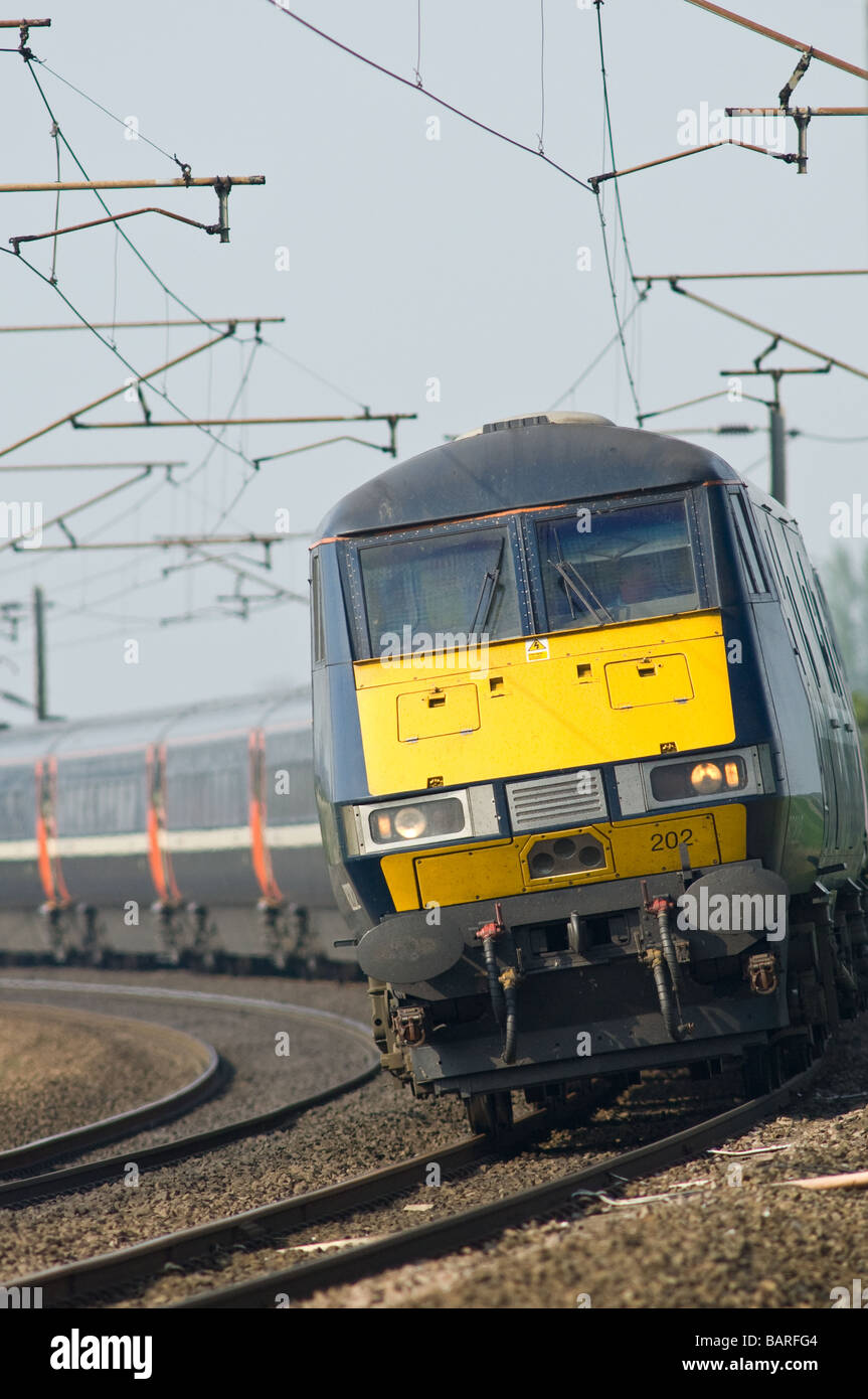 A GNER High Speed Train Class 91 Speeds Across The Border From Scotland ...