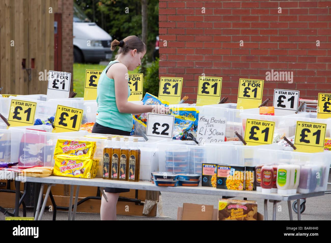 Compare the market hi-res stock photography and images - Alamy