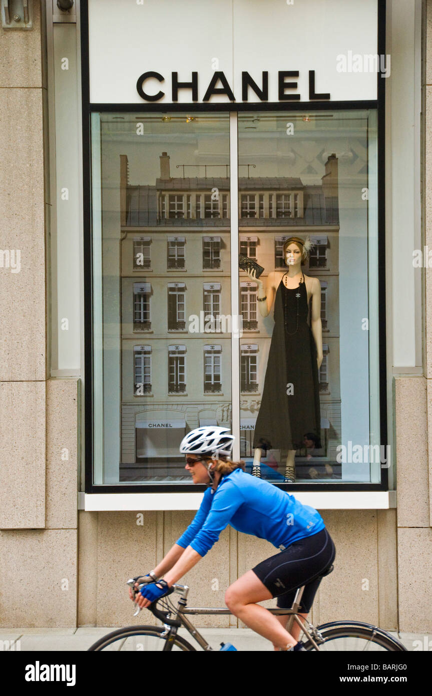 Chanel storefront hi-res stock photography and images - Alamy