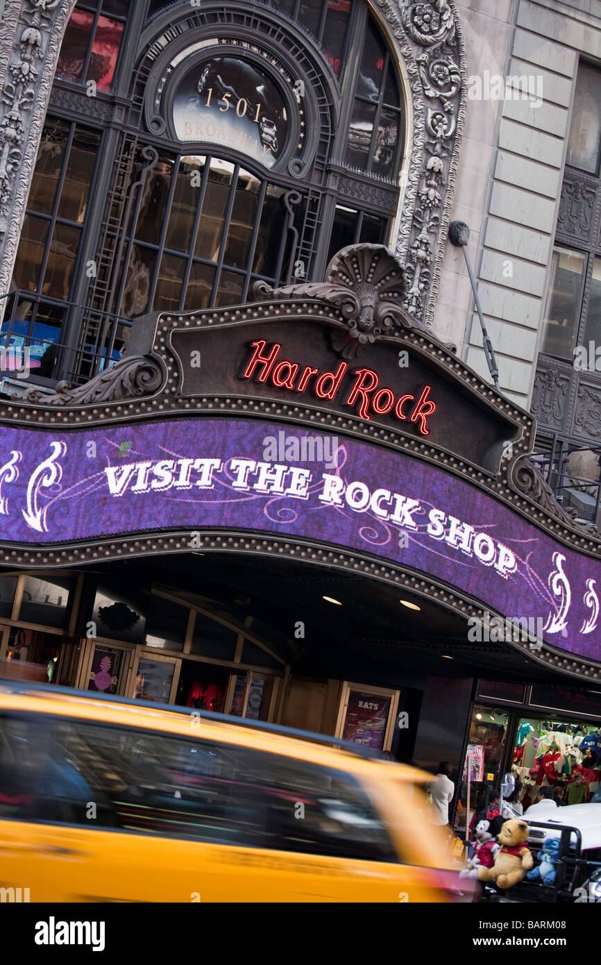 Car side profile building hi-res stock photography and images - Alamy