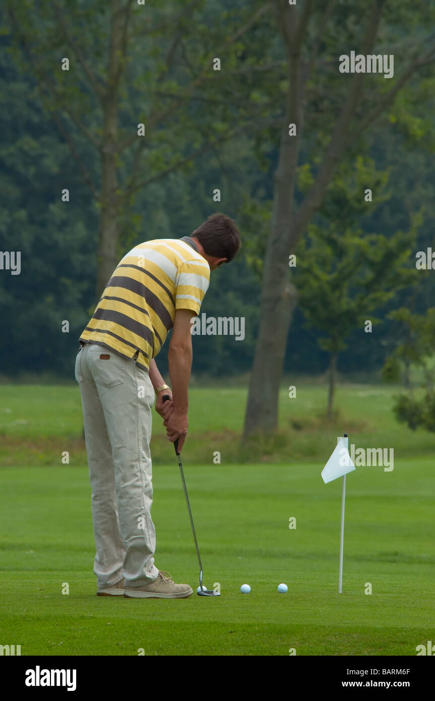 Golfing in the long grass hi-res stock photography and images - Alamy