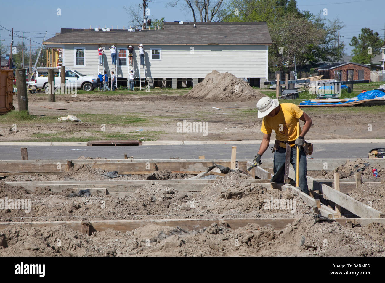 Humanity to help build houses hi-res stock photography and images - Alamy