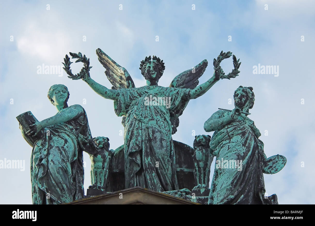 Copper rust statue statue hi-res stock photography and images - Alamy