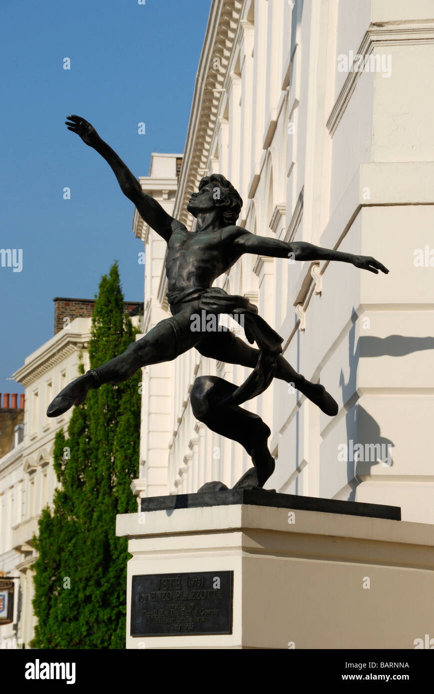 Jete statue by Enzo Plazotta in Millbank London SW1 Stock Photo - Alamy