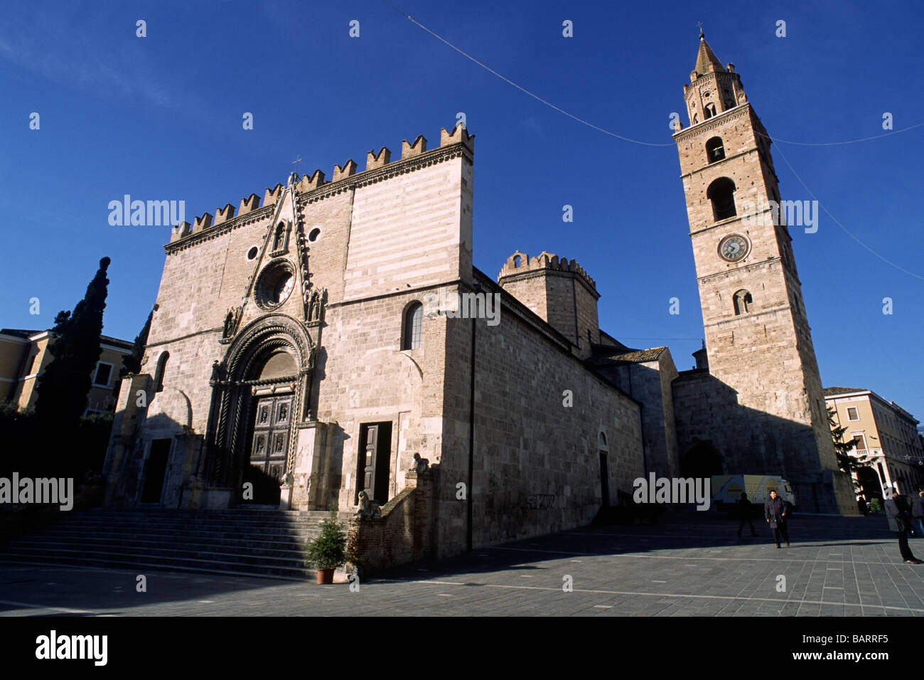 Italy, Abruzzo, Teramo, cathedral Stock Photo - Alamy