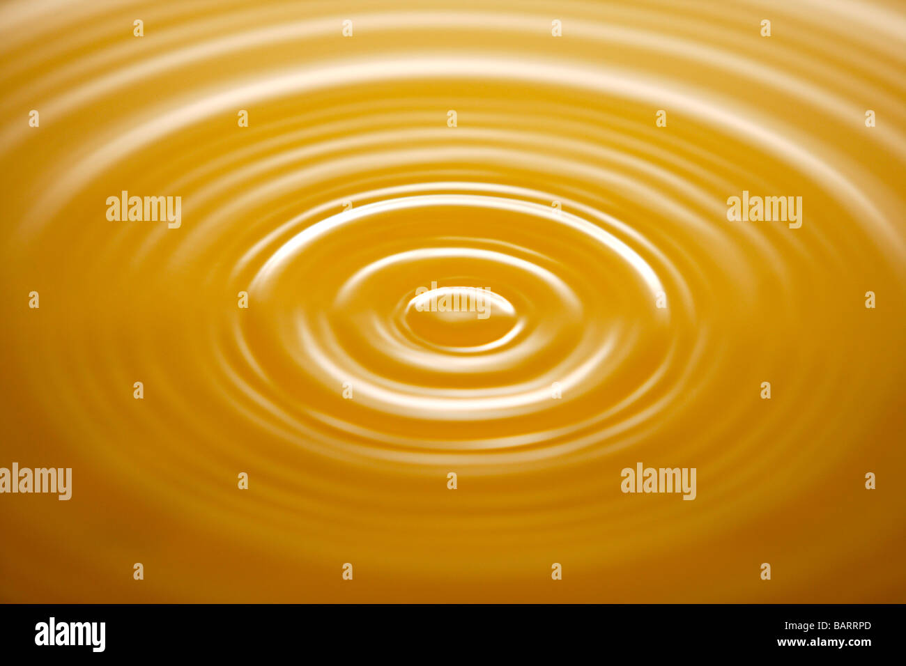 Water drop hitting pool of water Stock Photo - Alamy