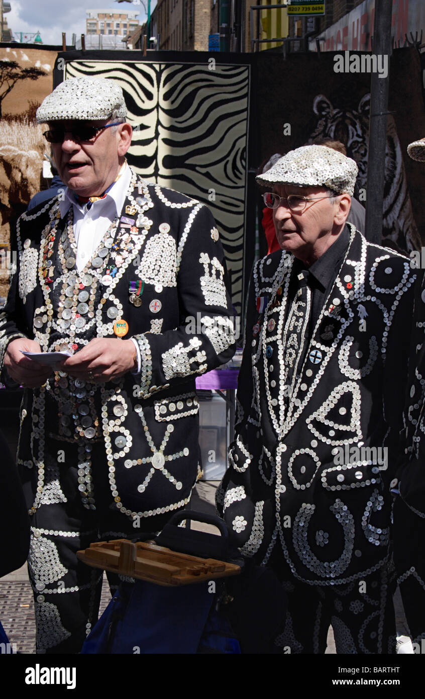 Traditional cockney costume hi-res stock photography and images - Alamy