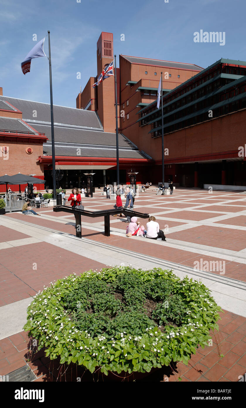 The british library london exterior hi-res stock photography and images ...
