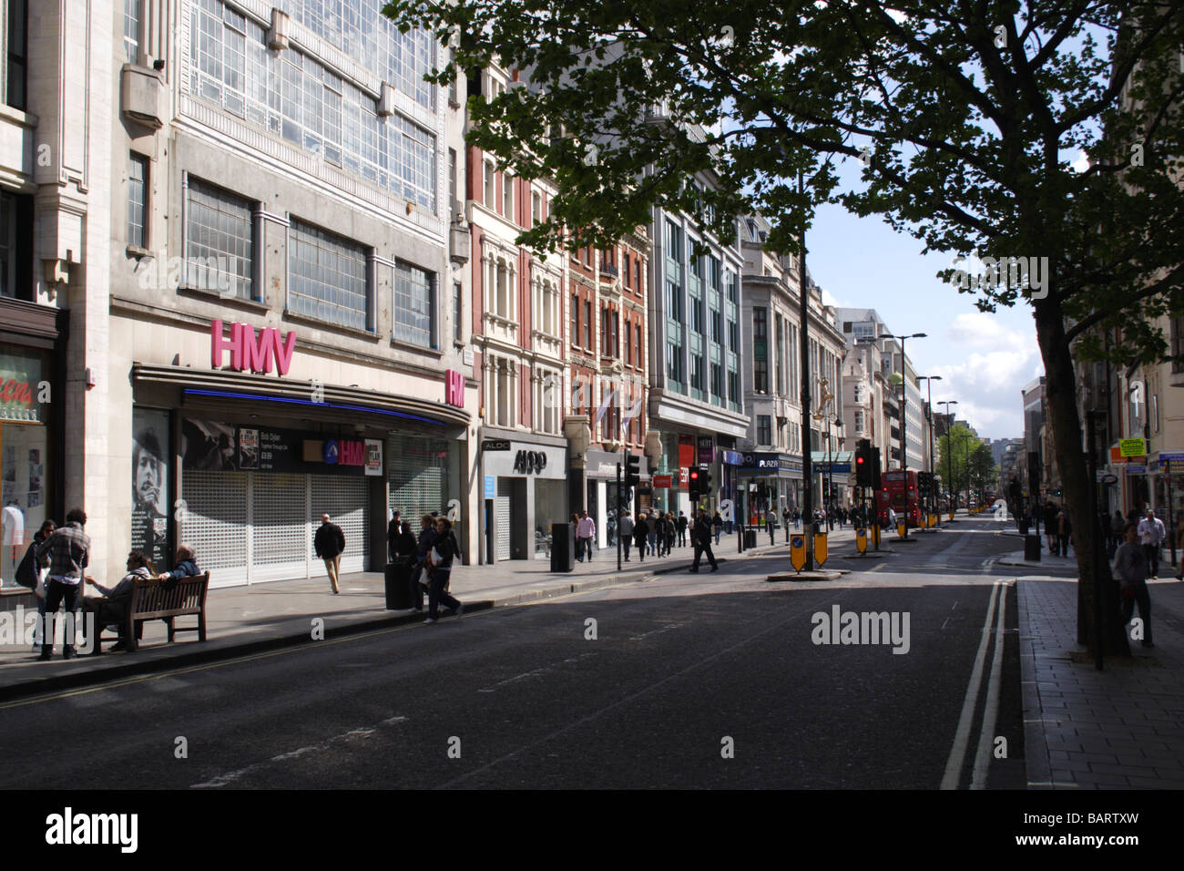 Along oxford street london hi-res stock photography and images - Alamy