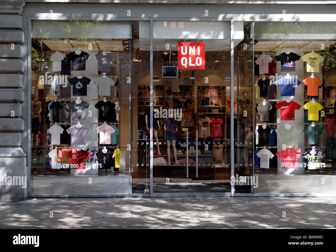 UNIQLO clothes store Oxford Street London May 2009 Stock Photo - Alamy