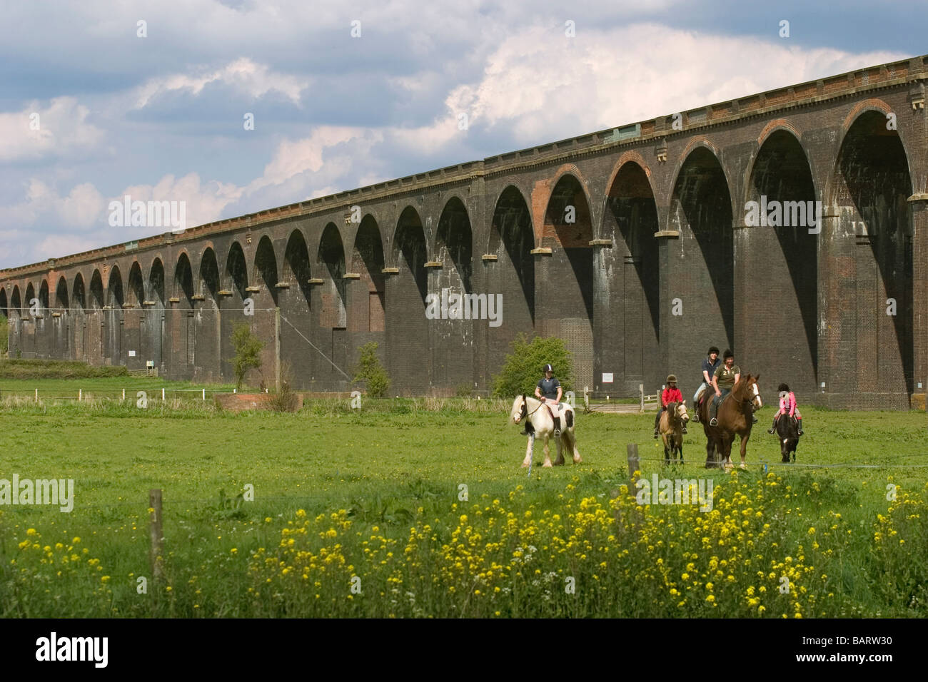 Harringworth viaduct hi-res stock photography and images - Alamy