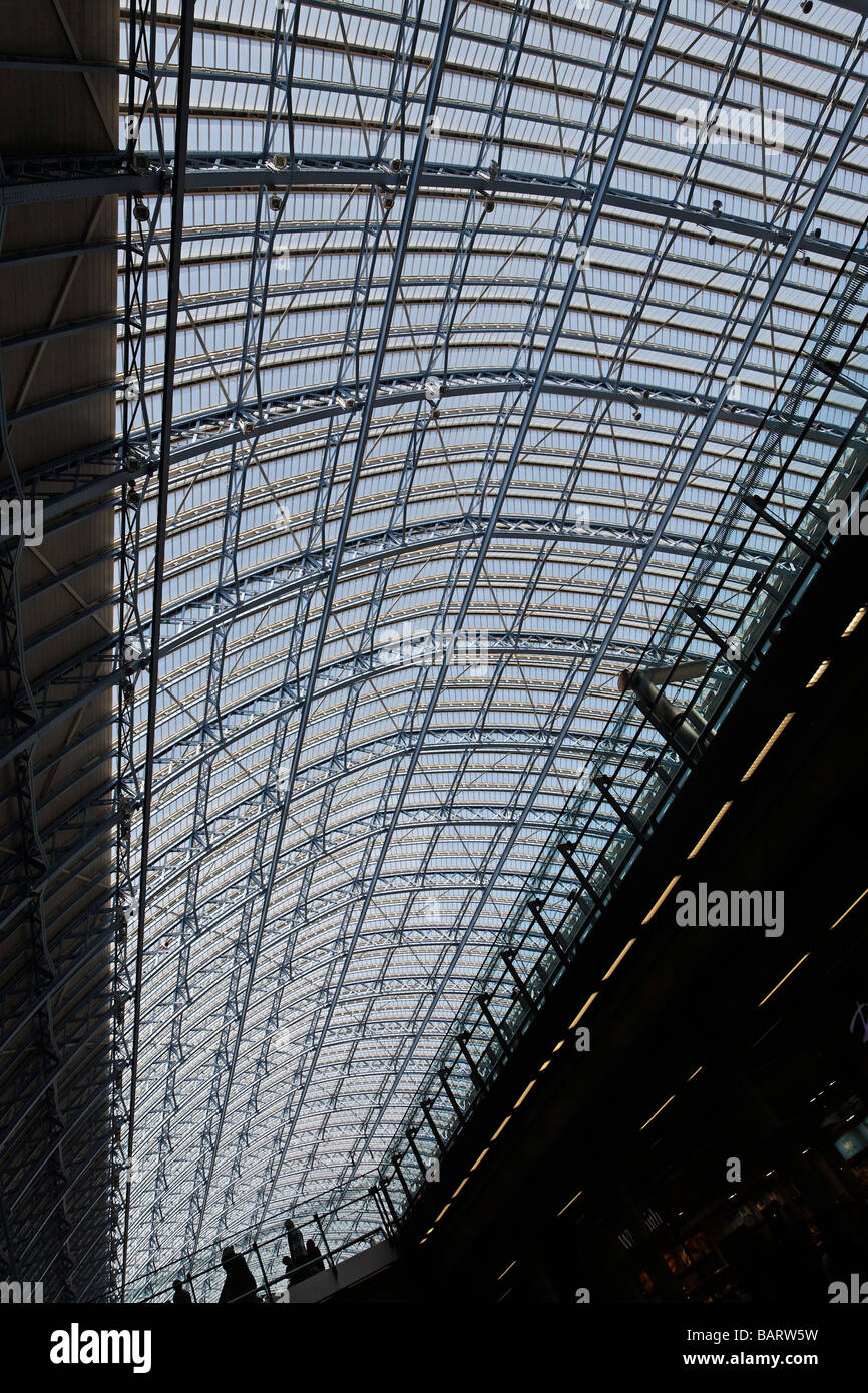 Railway station glass hi-res stock photography and images - Alamy