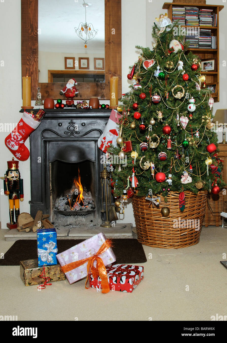 Christmas tree open fire hi-res stock photography and images - Alamy