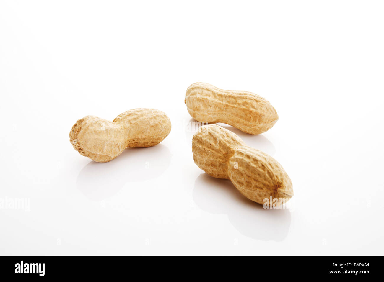 Peanuts with and without shell hi-res stock photography and images - Alamy