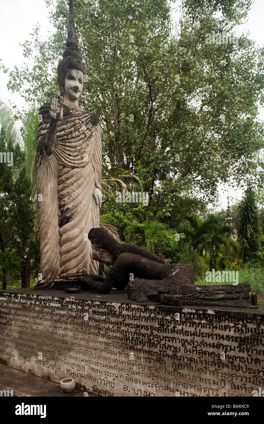 Sala Keo Kou, A park with very large concrete statues / sculptures ...