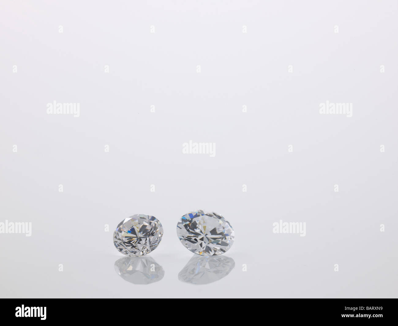 White diamond stone small hi-res stock photography and images - Alamy