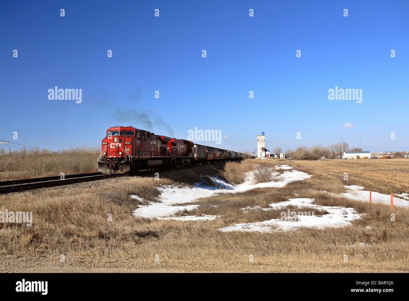 Grain Elevator and Train Saskatchewan Stock Photo - Alamy