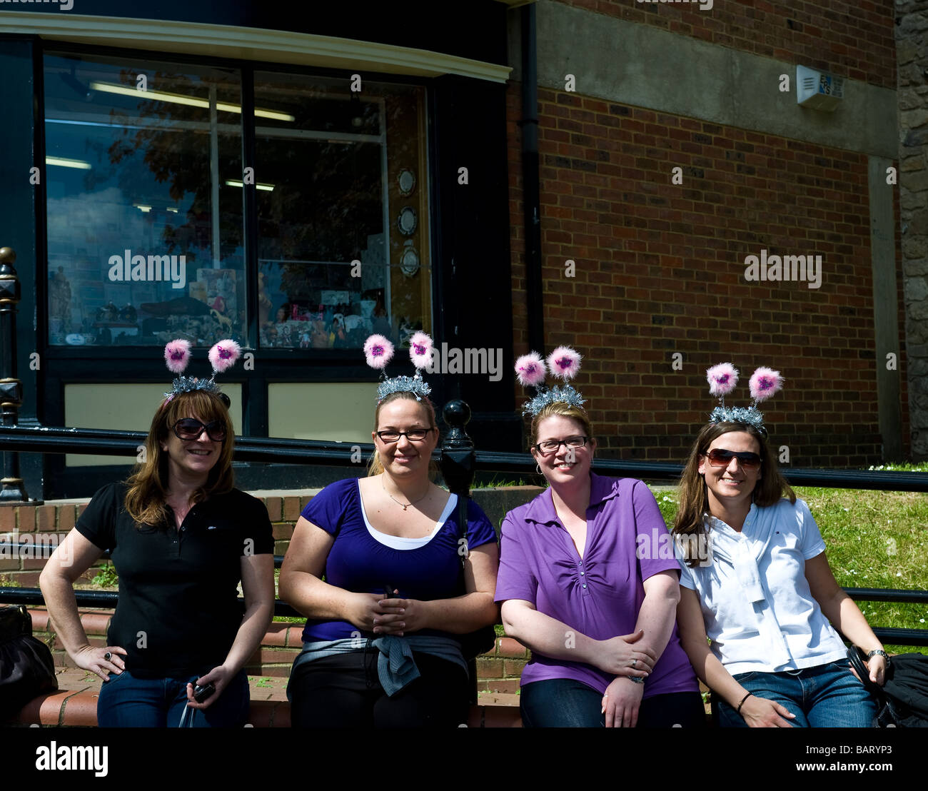 Female spectators hi-res stock photography and images - Alamy