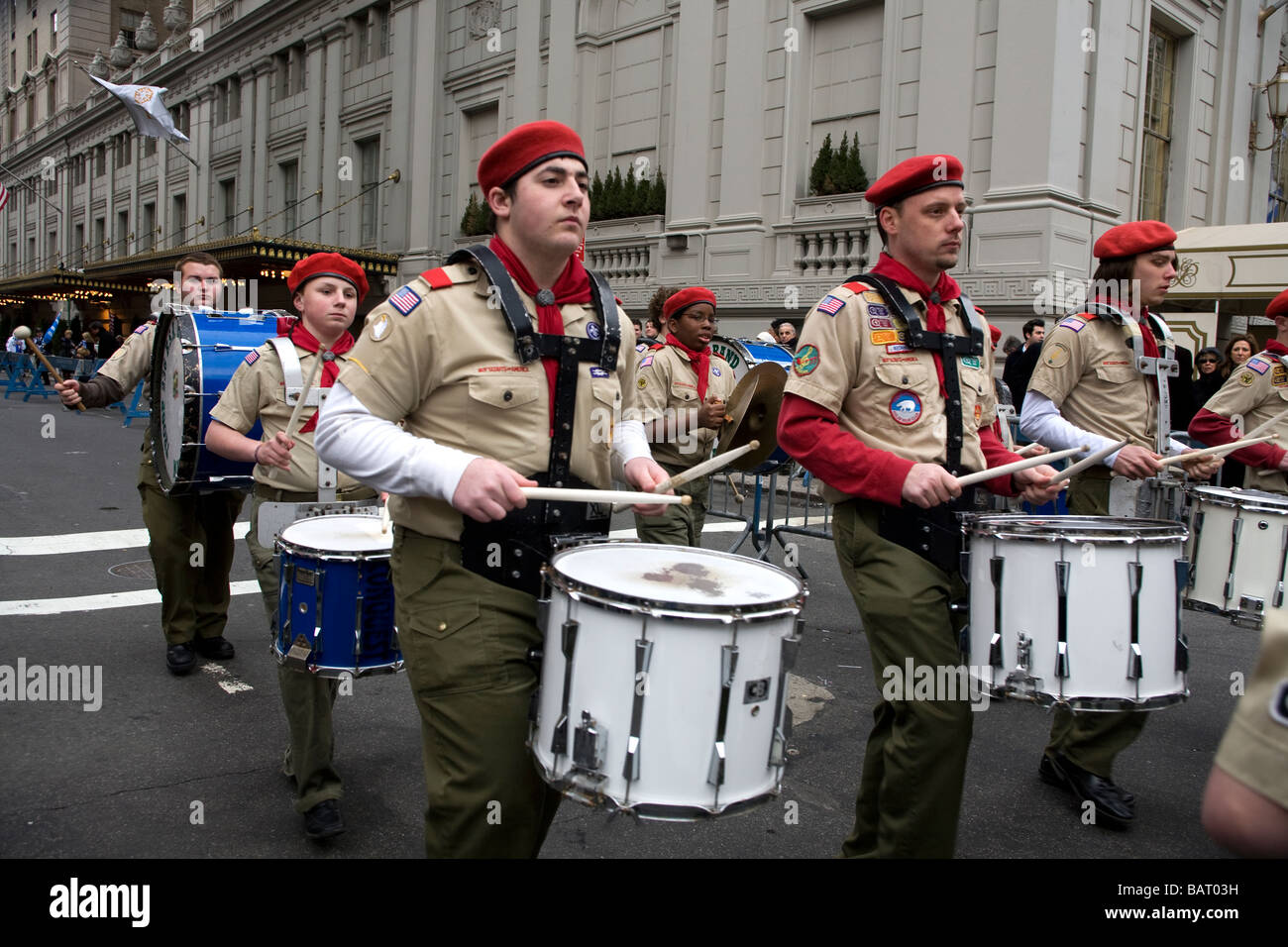 Scouts parade hi-res stock photography and images - Alamy