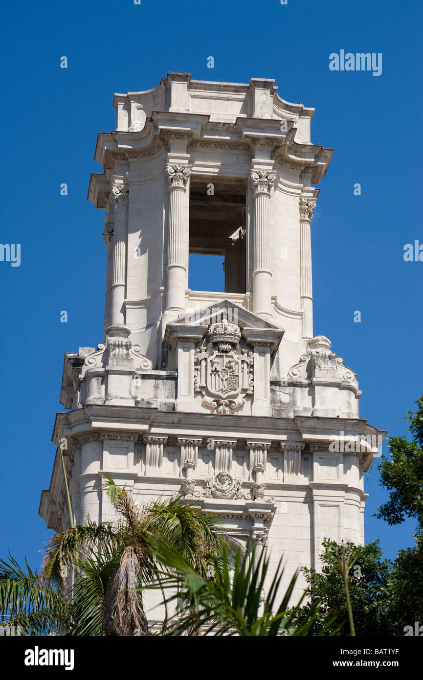 Spanish colonial tower rising over a Havana Square Stock Photo - Alamy