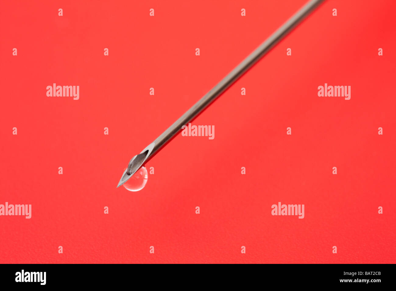 Syringe needle hi-res stock photography and images - Alamy