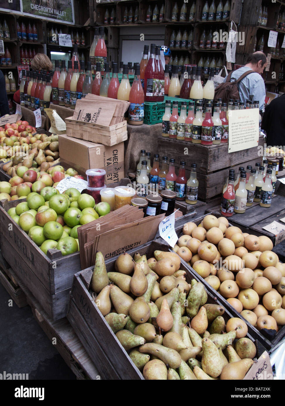 Aple juice and fruit stall Borough market London Stock Photo - Alamy