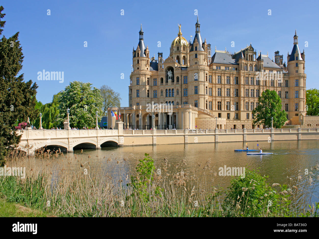 Schwerin Castle and Lake in Mecklenburg Western-Pomerania Stock Photo ...