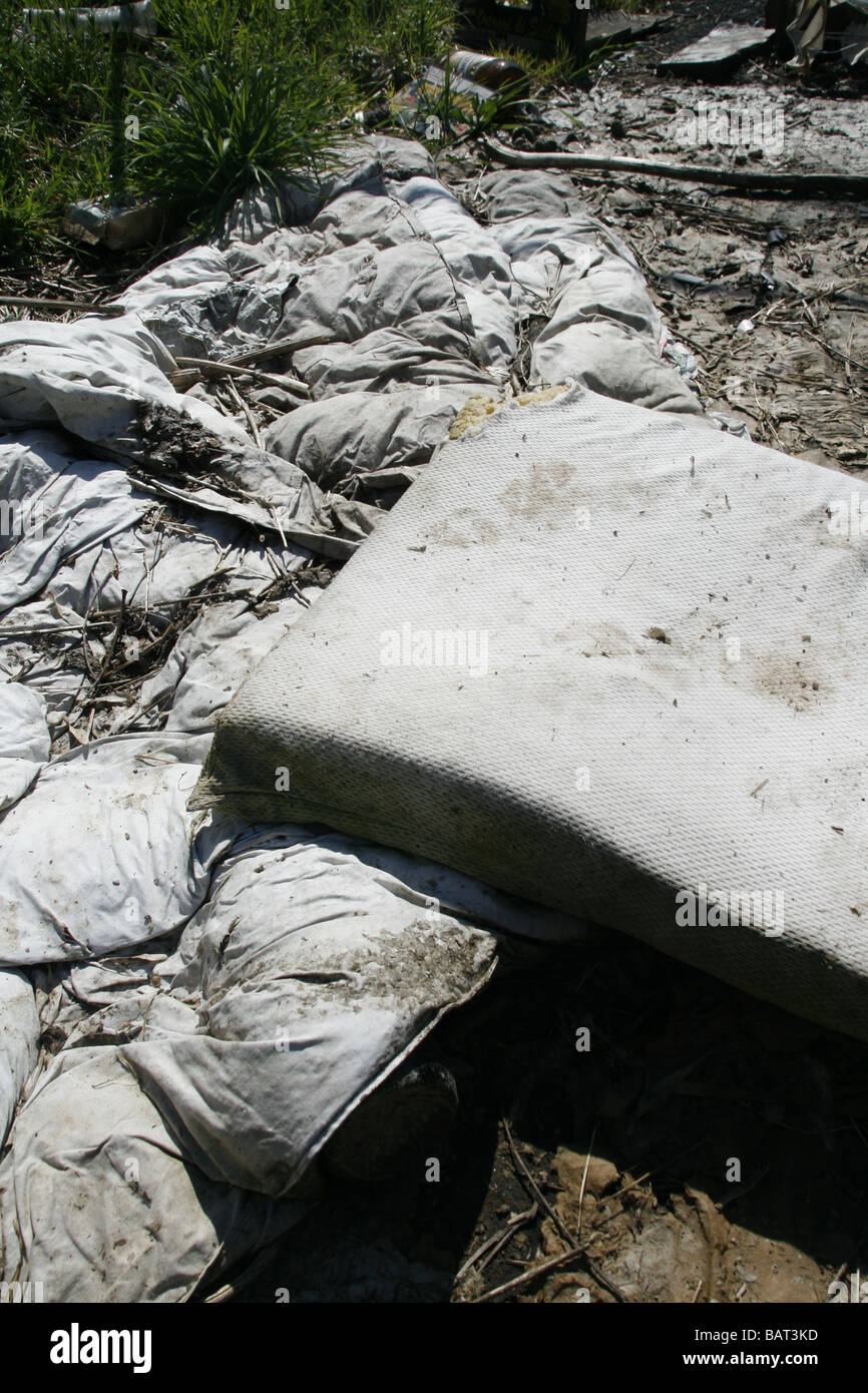 bed of homeless man person under bridge Stock Photo - Alamy