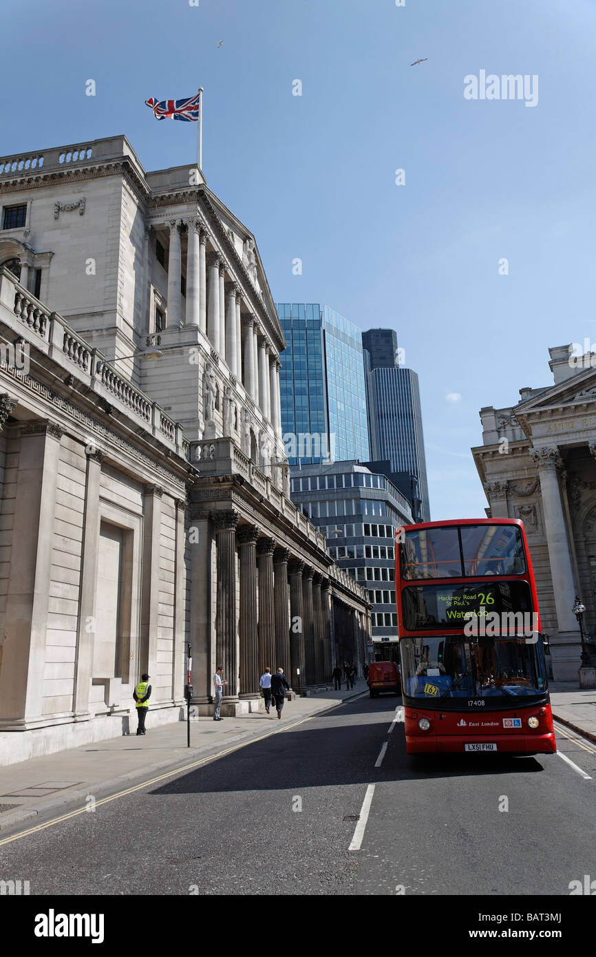 Bank of england threadneedle hi-res stock photography and images - Alamy